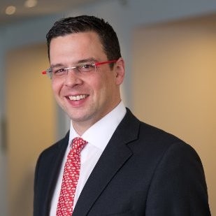 Enterprise Data Paradigm Shift for Financial Institutions - Effixis